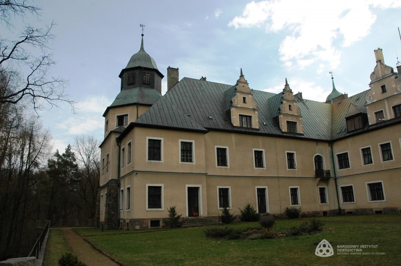 zespół pałacowy - Zabytek.pl